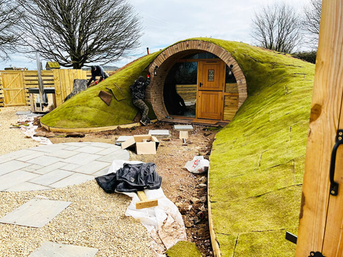 Wabbit la maison enterrée the little shire | habitat bulles