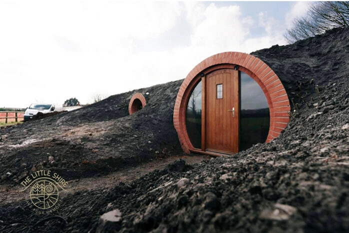 Wabbit la maison enterrée the little shire | habitat bulles