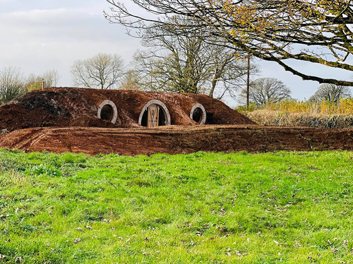 Wabbit la maison enterrée the little shire | habitat bulles